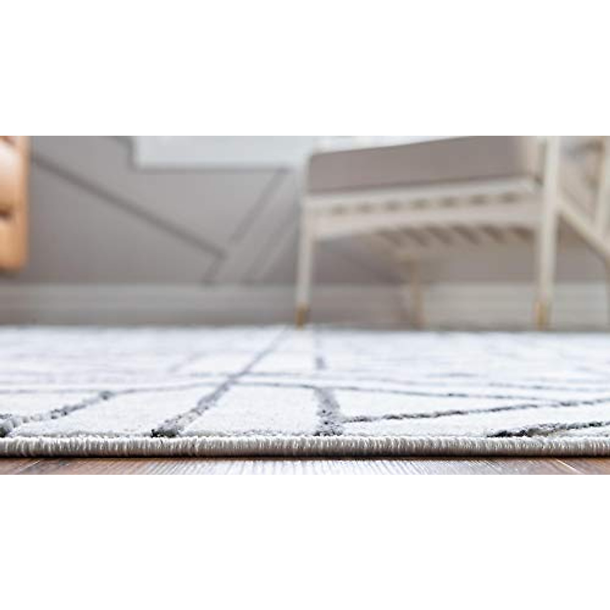 Rugs.com Lattice Trellis Collection Rug – 5 Ft Round White Low-Pile Rug Perfect for Kitchens, Dining Rooms
