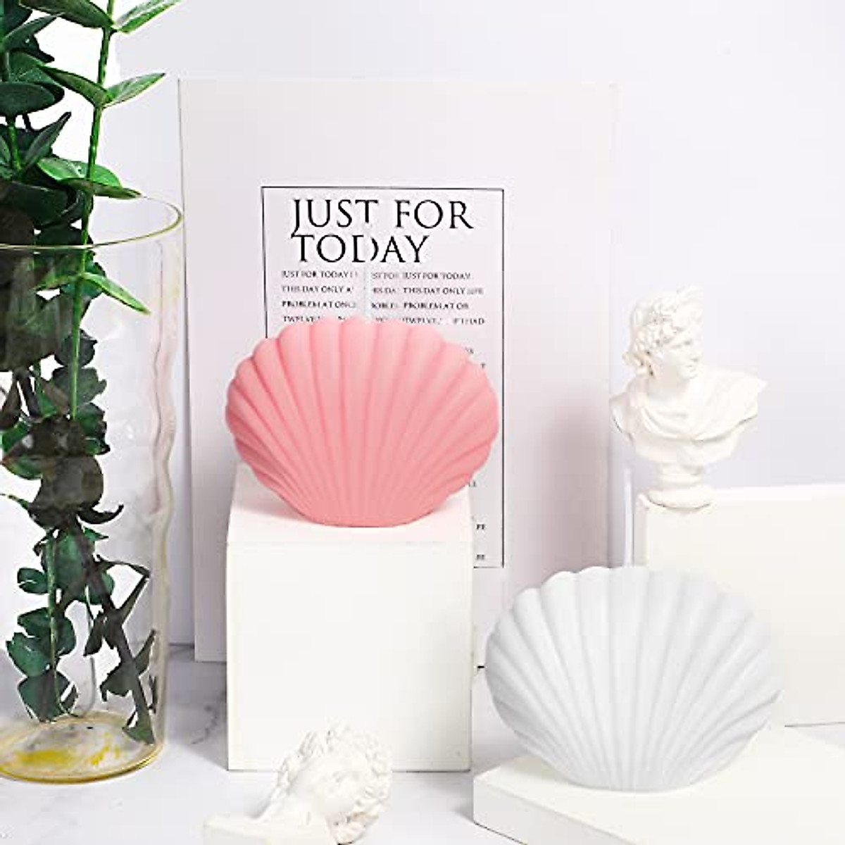 2 Pieces Seashell Scented Candles Aesthetic Trendy Candles Hand Poured Soy Wax Candle Handmade Shell Shape Candle Freesia Seashell Candle for Danish Pastel Room Decor, White, Pink (Cute Style)