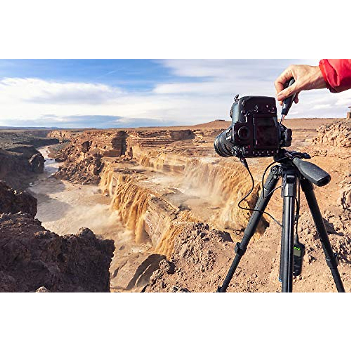 SLIK Pro AL-324DX w/SH-705E 3-Way Pan Head for Mirrorless/DSLR Sony Nikon Canon Fuji Cameras and More - Black (613-358)