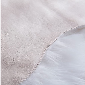Petfu Faux Fur Sheepskin Ultra Soft Fluffy Rugs Area Rugs Hand Tufted Area Rug with Soft Backing Luxury Decorative Fur Sheepskin Area Rug for Bedrooms Living Rooms Lounges Children's Rooms White