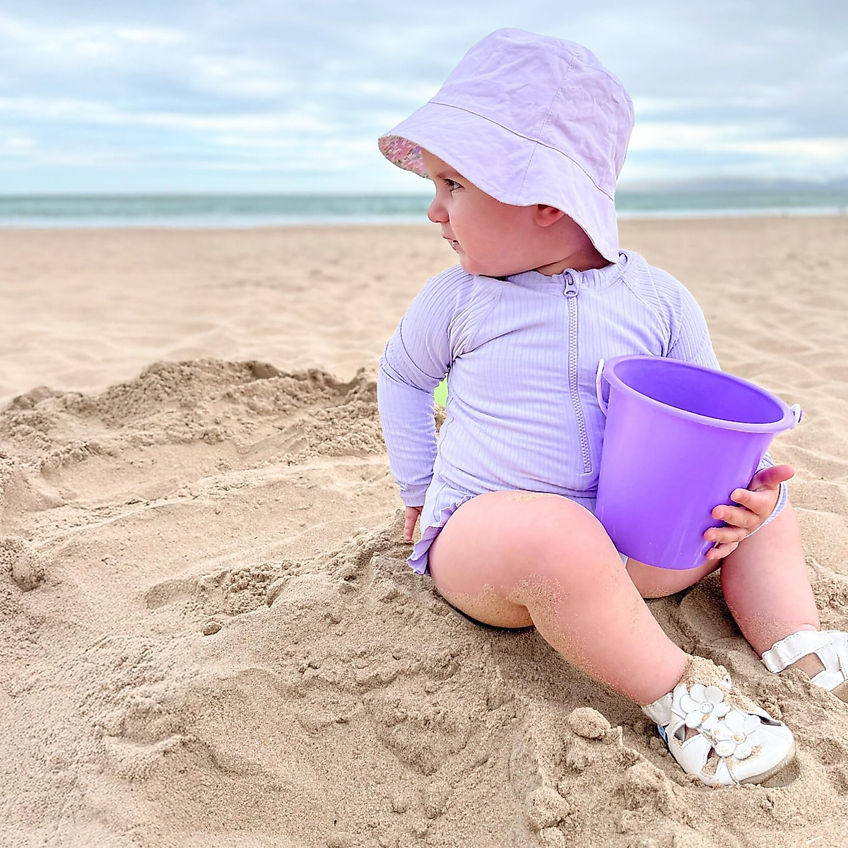 Dotty Fish Soft Leather Infant Toddler Sandals. White Flowers. 12-18 Months