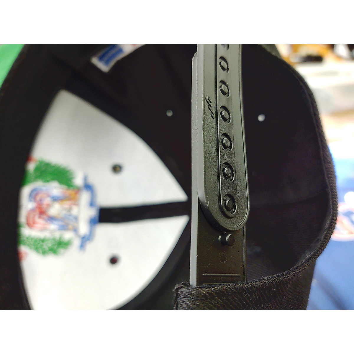 Dominican Republic Embroidered Shield and Flag Snap BackCap (Black)