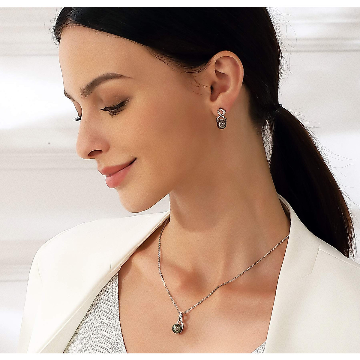 CHAULRI Infinity Top Grade AAA Tahitian Black Pearl Pendant Necklace 18K Gold Over Sterling - Birthday Anniversary Jewelry Gifts for Women Wife Mom Daughter (18K White Gold, Black Pearl)