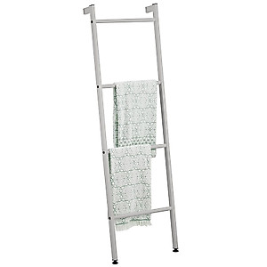 mDesign Metal Leaning Blanket and Towel Ladder - Blanket Ladder for Bedroom and Towel Ladder for Bathroom - Throw/Quilt Display Holder Rack - Nursery Wall Ladder - Blanket Ladder Decor - Light Gray