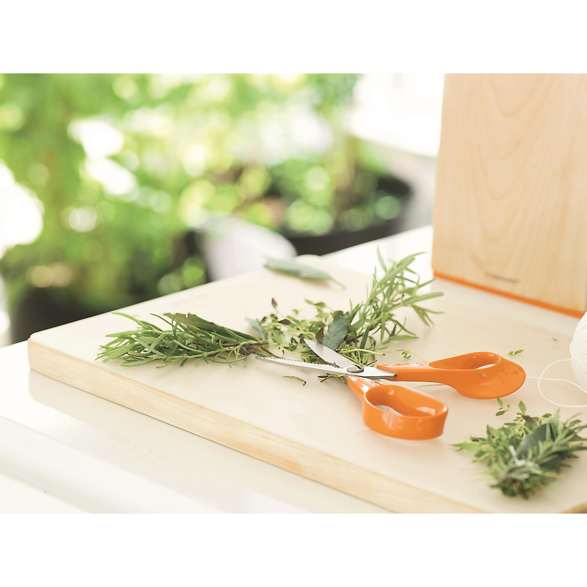 Fiskars Kitchen Scissors, Total Length: 18 cm, Quality Steel/Synthetic Material, Classic, 1000819