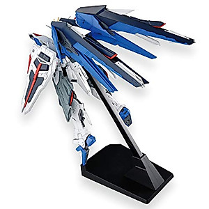 Bandai Hobby MG Freedom Gundam (Ver. 2.0)"Gundam Seed 1/100, Multi-Colored, 8" (BAN204883)