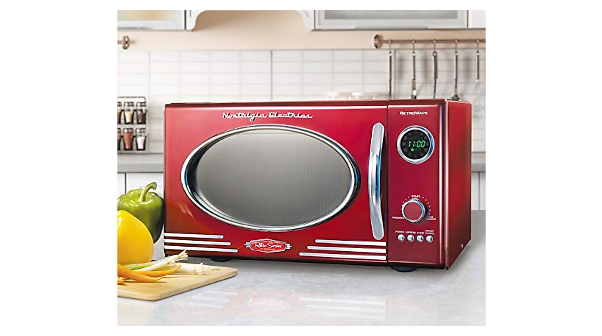 Nostalgia Retro Microwave Oven: 0.9 cu ft, 800W, Red