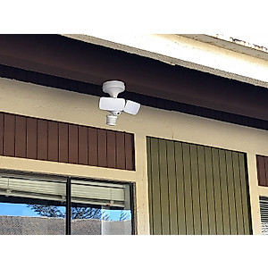 KUNA New SE Camera Floodlight - Outdoor Light with 1080p Video Camera, iOS/Android App Controlled, Push Notifications, Security & Alarm - Requires The New SE APP