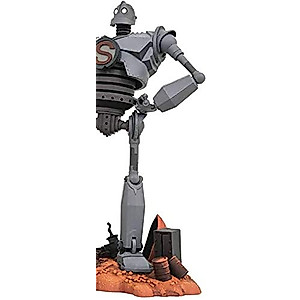 Diamond Select Toys The Iron Giant Gallery: Superhero PVC Figure, Multicolor, 10 inches