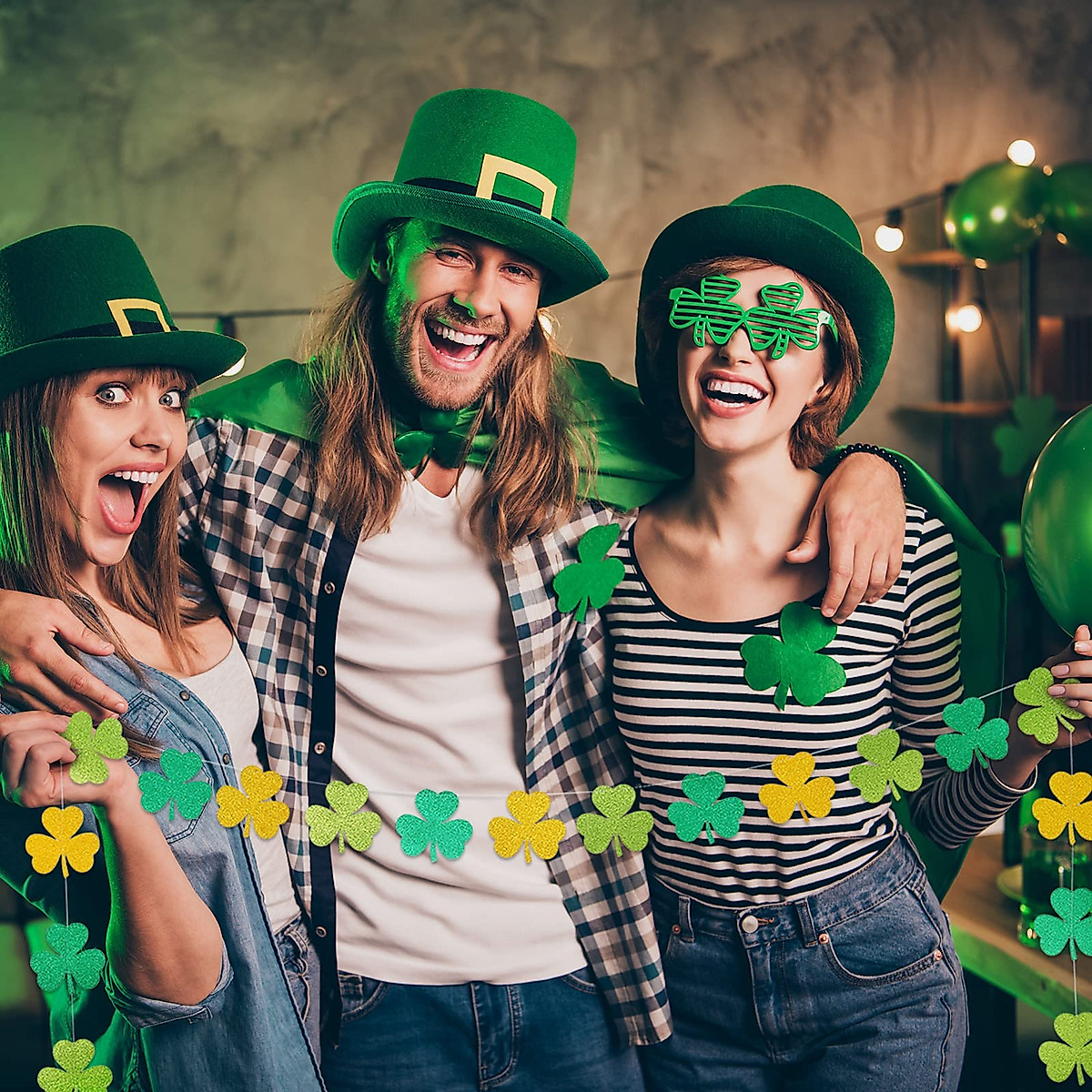 Whaline 2Pcs St. Patrick's Day Banner Glitter Gold Green Lucky Shamrock Clover Hanging Bunting Garland DIY Irish Style Banner for Party Home Office Mantel Fireplace Wall Decoration