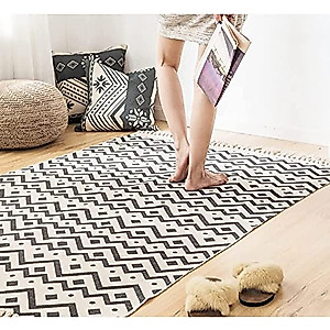 lightlux Moroccan Woven Carpet - Boho Area Rug 5' x 7' for Indoor and Outdoor Use in Large Bedroom and Living Room - Machine Washable and Tribal Farmhouse Collection