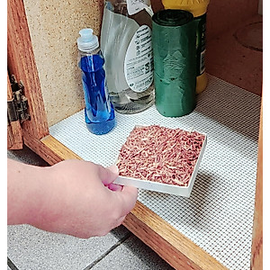 Woodlore – Kiln Dried Eastern Red Aromatic Cedar Chips Made in Wisconsin USA (9lbs)