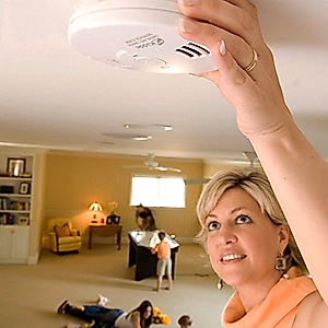 Kidde Intelligent Smoke & Carbon Monoxide Detector, Battery Powered, Combination Smoke & CO Alarm with Voice Alert