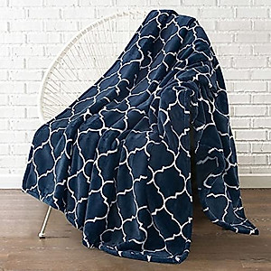 Monte and Jardin Navy Blue Chain Patter Plush Throw 60 by 70 inches