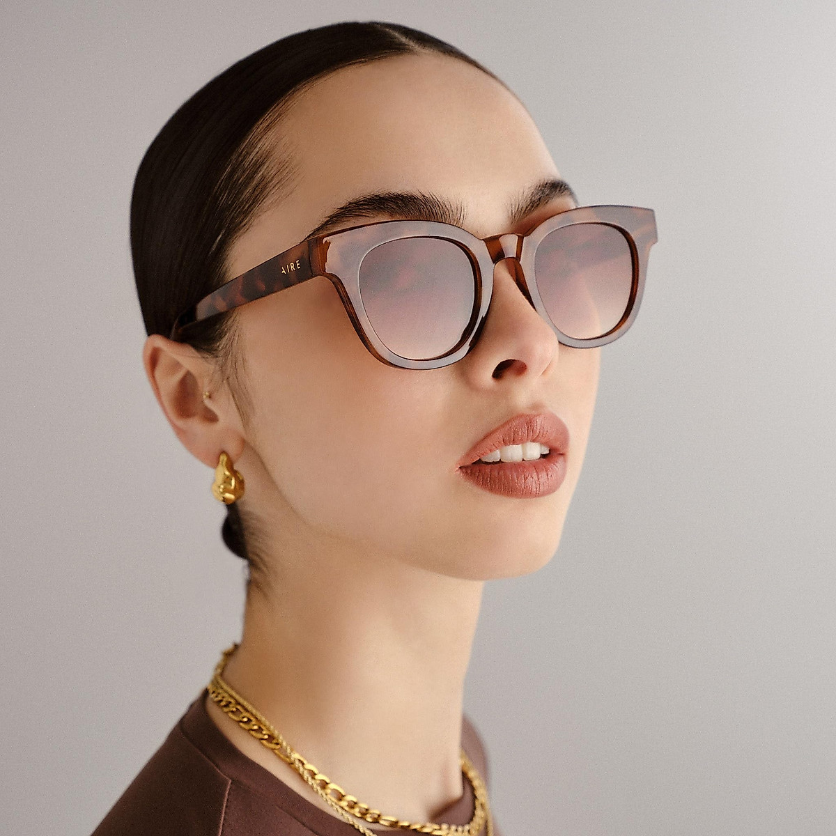 AIRE Women's Dorado Sunglasses, Dark Tort, Brown, Tan, One Size