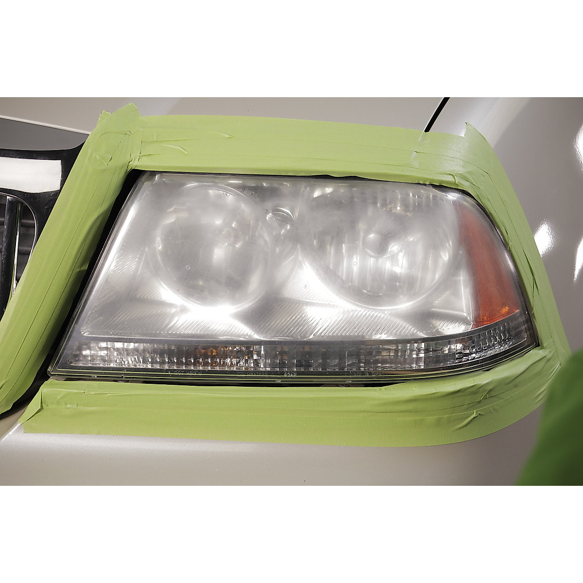 3M Automotive Refinish Masking Tape, 06654, 36 mm x 55 m, 1 Roll