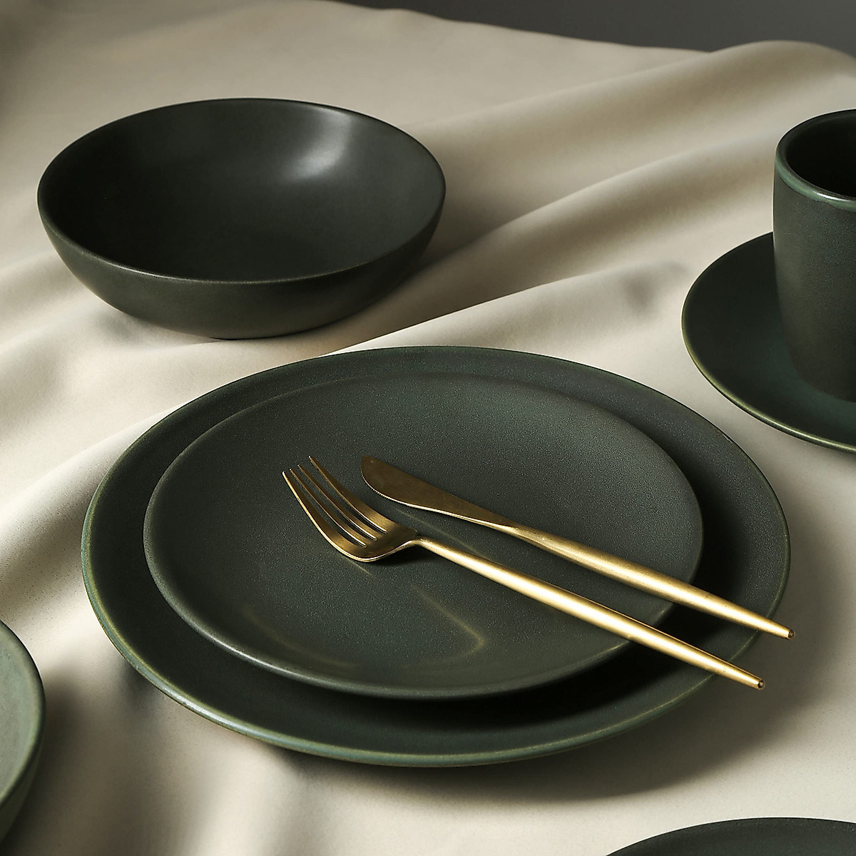 Stone Lain Grao Stoneware 16-Piece Dinnerware Set, Green
