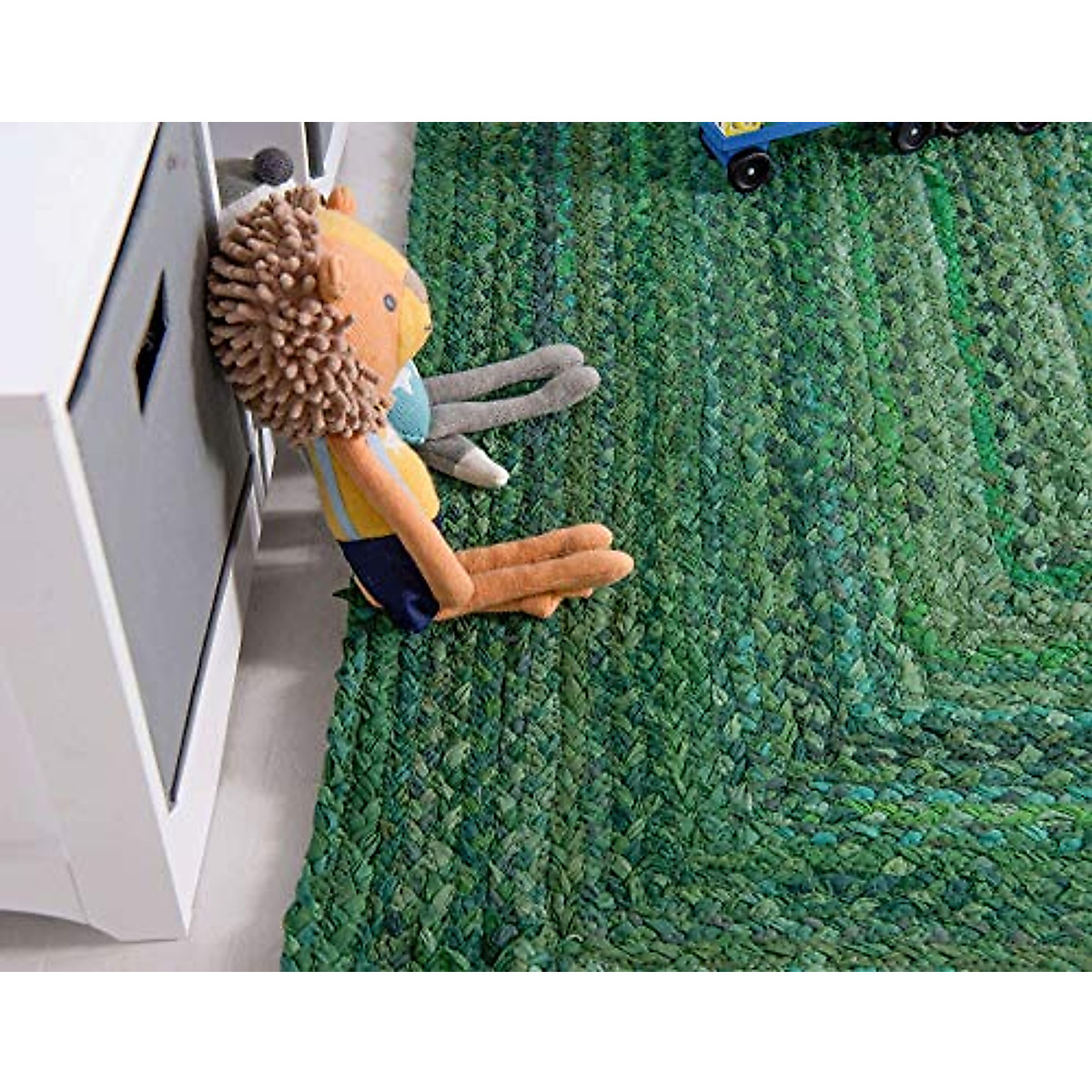 Unique Loom Braided Chindi Collection Area Rug - Layer (4' 1" x 6' 1" Rectangle, Green/ Hunter Green)