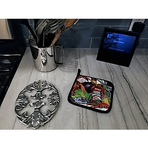 Caroline's Treasures 8131PTHD Louisiana Spices Pair of Pot Holders Kitchen Heat Resistant Pot Holders Sets Oven Hot Pads for Cooking Baking BBQ, 7 1/2 x 7 1/2