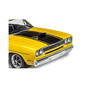 Revell 14531 '70 Plymouth Road Runner 1:24 Scale 77-Piece Skill Level 5 Model Car Building Kit