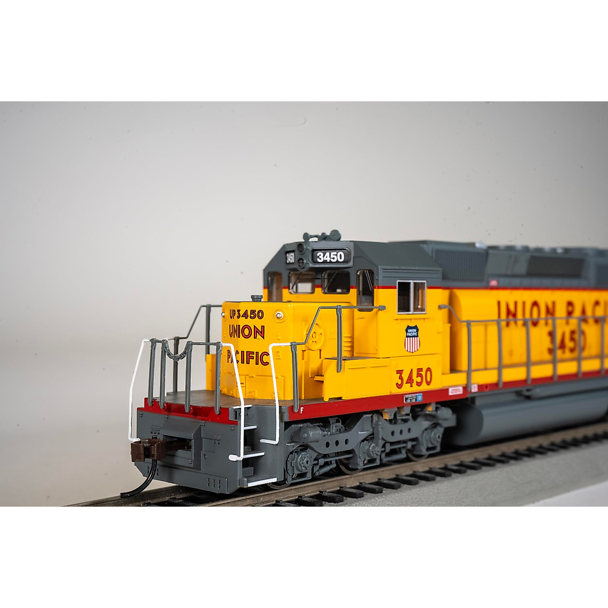 Bachmann Industries Union Pacific #3450 Diesel Locomotive Train