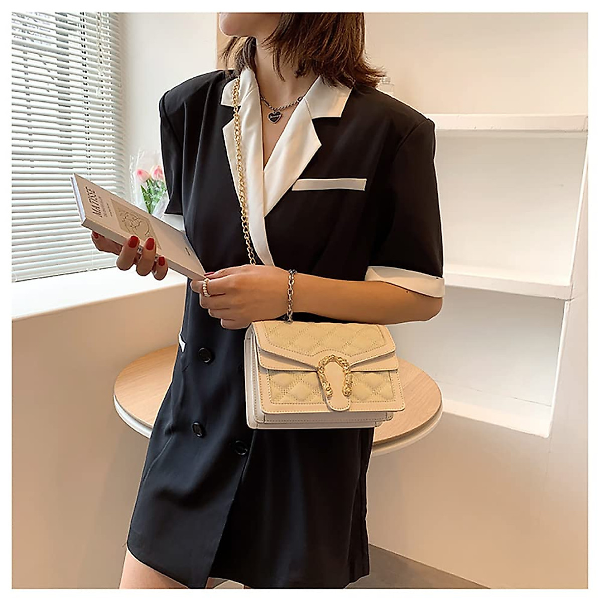 DEEPMEOW Womens Quilted Crossbody Shoulder Purse - Fashion Denim Handbag with Chain Strap Casual Mini Square Messenger Bag（White）