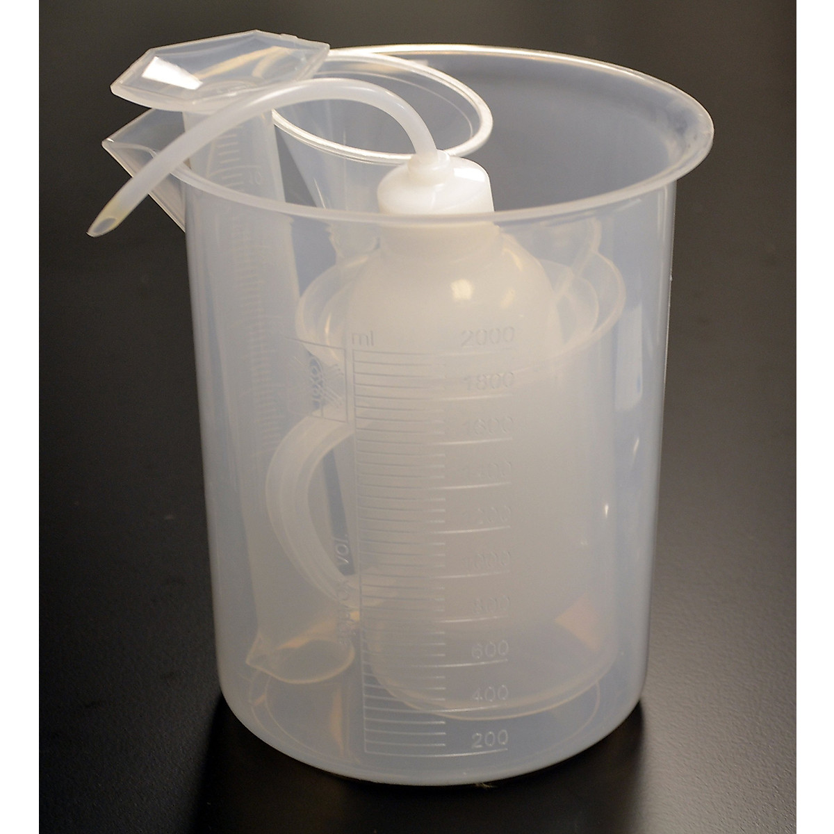 Laboratory Plastic Bath Kit for Future Scientists - Measure, Squirt, and Pour (Beakers, Wash Bottle, Cylinder, Funnel)
