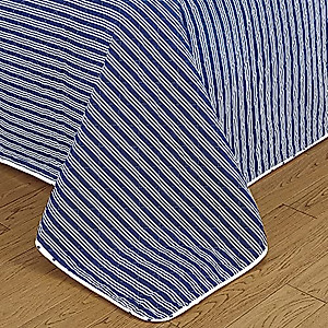 Market & Place 2 Piece Reversible Quilt Set with Sham | All-Season Soft & Lightweight Bedspread with Modern Striped Pattern | Nora Collection (Twin, White/Navy)