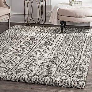 nuLOOM Hurley Tribal Shag Area Rug, 6' 7" x 9', Ivory