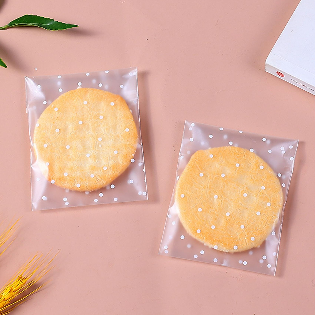 Self Sealing Cellophane Bags,200 Pcs Clear Cookie Bags Resealable Cellophane Bag for Packaging Packaging Bakery,Gifts,Favors, (4"x4")