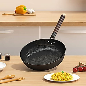 Iron Wok and Stir Fry Pans,11 inch Carbon Steel Pan Pure Hand Hammered Woks Uncoated Non-Stick Cast Iron Wok Chinese Wok Cookware Pan Kitchen Tools for Gas and Induction Cooker