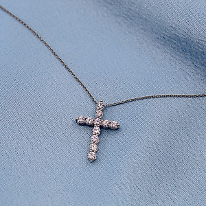 Fifth and Fine Classic Cross Pendant Necklace with Natural Round Diamonds Set in 925 Sterling Silver (1.00)