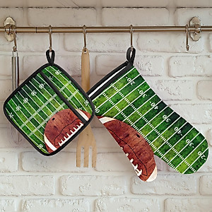 American Football Field Oven Mitts and Pot Holders Sets Heat Resistant Non Slip Oven Glove and Insulated Kitchen Counter Mat Suitable for Cooking Baking Grill