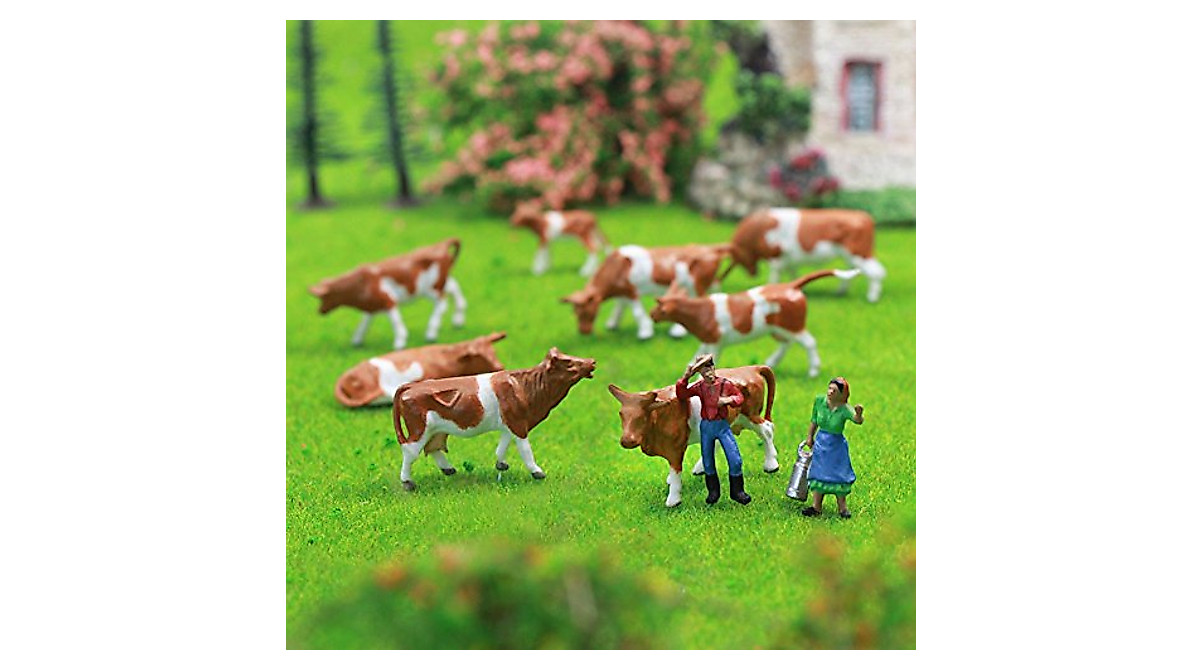 HO Scale Farm Animals Figure Set - Model Cows & Figures 36PCS