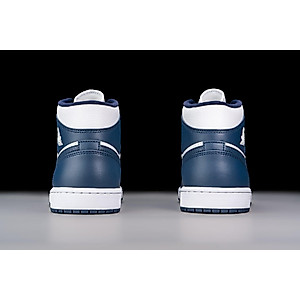 NIKE Men's Basketball Shoes, White White MTLC Gold Obsidian 174, 9