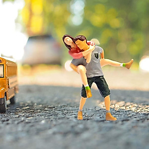 yotijay 3pcs 1/64 Resin Couple Figure People Scene Building Train Layout Decor