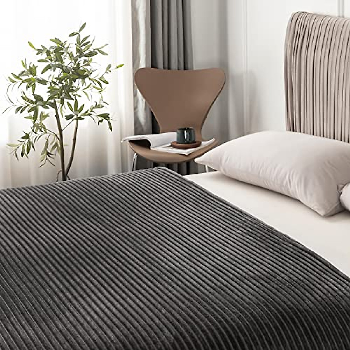 DaysU Striped Fleece Blanket, Soft Cozy Reversible Flannel Sherpa Throw Blanket for Couch, Thick Warm Fluffy Fuzzy Plush Large Queen Size Blanket for Bed, 1 Pack, 86" x 94", Grey