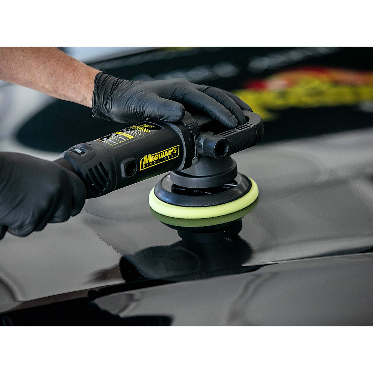 Meguiar's M8332 Mirror Glaze Dual Action Cleaner and Polish - 32 Oz Bottle