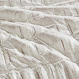 Madison Park Soft Plush Comforter Long Faux Fur Design, Mid Century, Modern All Season Down Alternative Bedding Set with Matching Sham, Full/Queen, Gia, Natural/Blush 3 Piece
