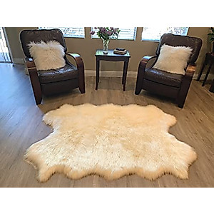 LAMBZY Faux Sheepskin Super Soft Hypoallergenic Silky Shag Rug for Living Room, Kids Room, Sofa (Quarto 4 Pelts 4'x6', Cream)
