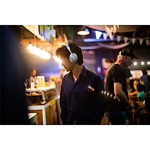 Bose Noise Cancelling Headphones 700 — Over Ear, Wireless Bluetooth Headphones with Built-In Microphone for Clear Calls & Alexa Voice Control, Silver Luxe