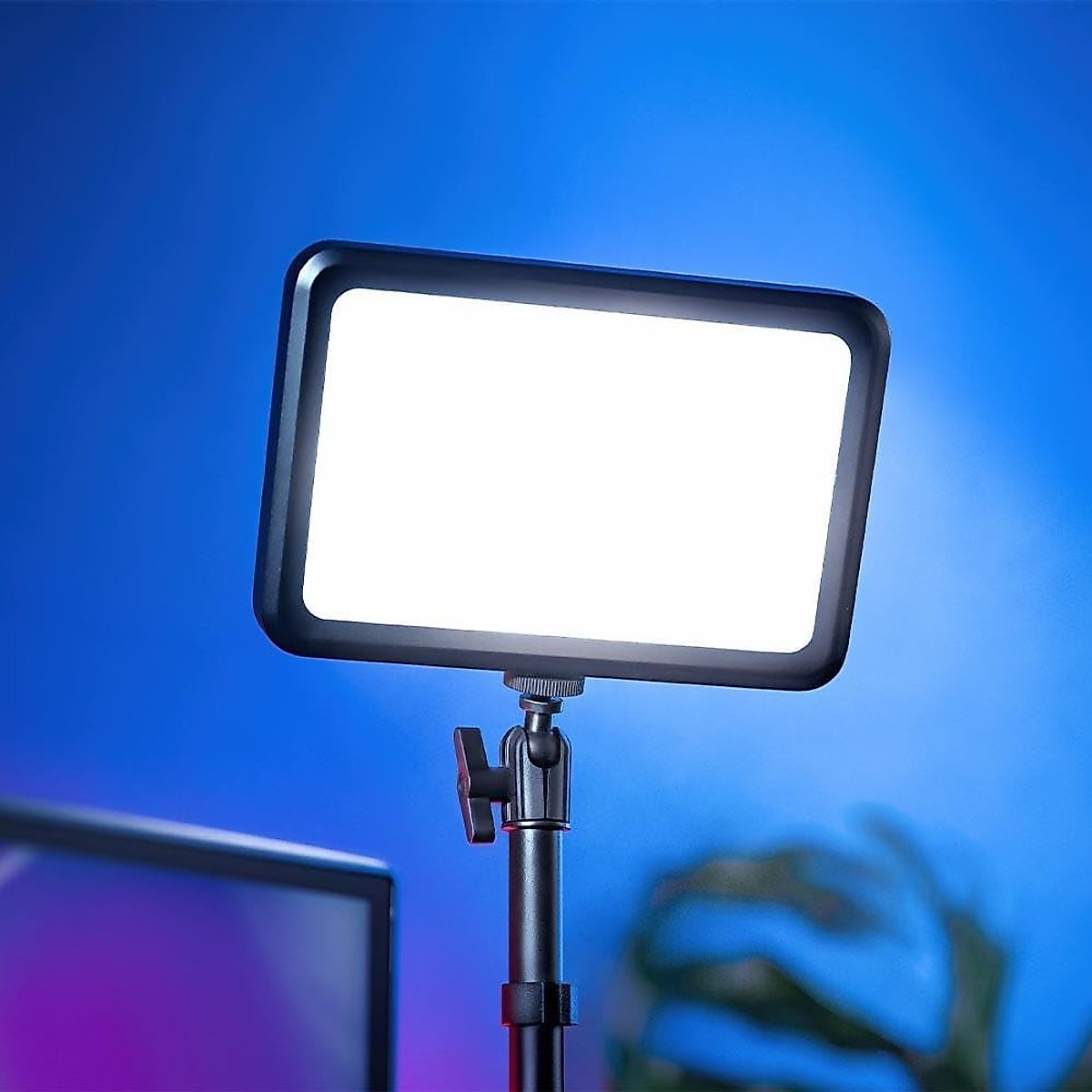 Elgato Key Light Mini – Rechargeable Vlogging Light, Wi-Fi Control Brightness – Color Temp, Perfect for Streaming, Gaming, Video Conferencing, Easy-use App: PC/Mac/iPhone/Android, Black (Renewed)