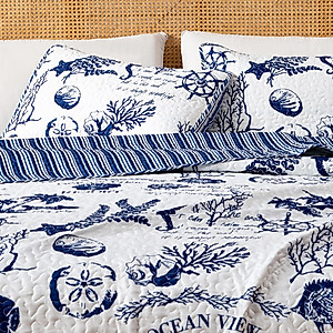 Great Bay Home Twin/Twin XL Coastal Bedding Set, Summer Coastal Quilt with Sham, Beach 2-Piece Reversible All Season Bedspread Quilt Set. Lightweight Nautical Quilted Coverlet. Navy