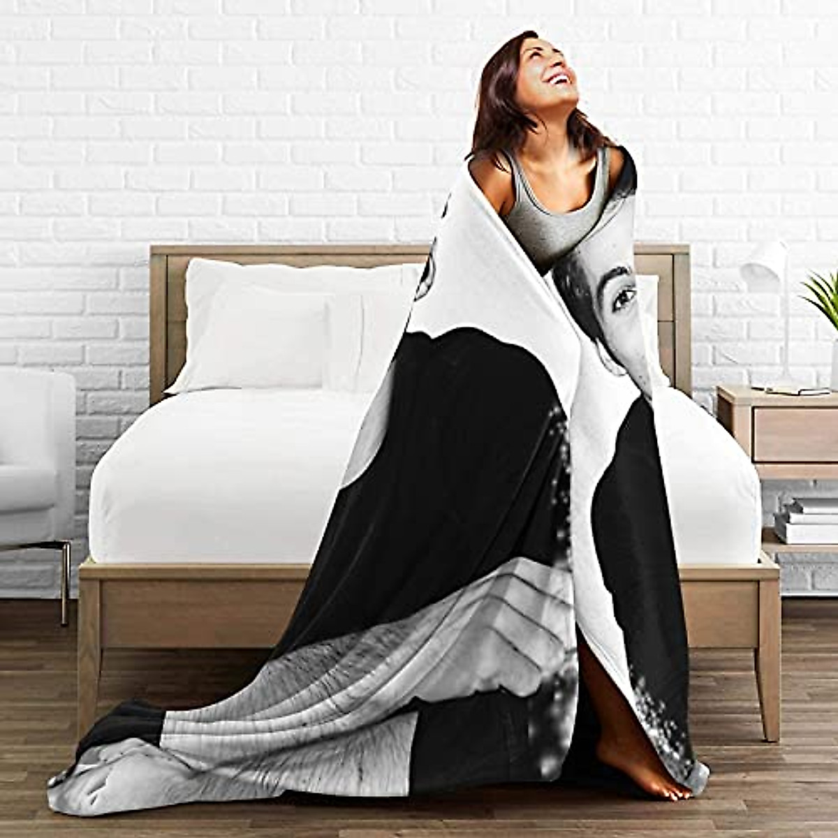 Gadimen Dylan O'Brien Throw Blanket, Super Soft Lightweight Flannel Fleece Blankets for Bed Couch Sofa, All Season Warm Cozy Fuzzy Plush Microfiber Blanket for Hot Sleepers 50x40 inches