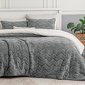 BEDELITE Fluffy King Size Comforter Set - Super Soft Sherpa Grey Comforter for King Size Bed, Luxury Warm Bedding Set for Winter, Fuzzy Bed Set 3 pieces (1 Comforter, 2 Pillowcases)
