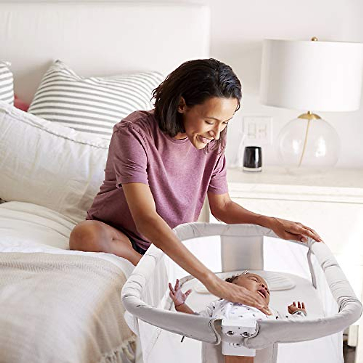 Baby Bassinet Bedside Sleeper, Baby Bed Co-Sleeper with Wheels Storage Basket, Portable Bedside Crib All Mesh, Bedside Bassinet for Baby, Infant Newborn Girl Boy, Adjustable Canopy with Toys