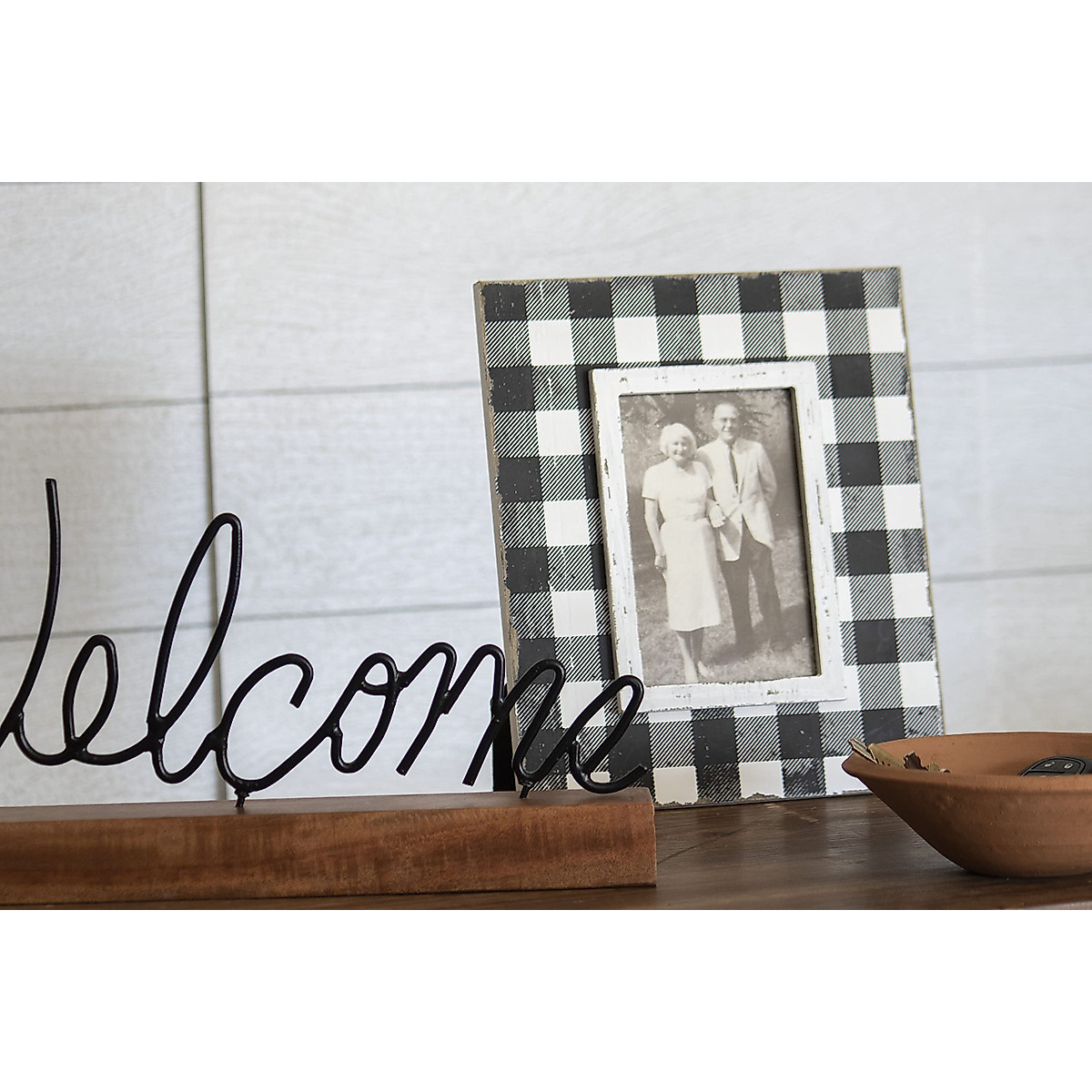 Foreside Home & Garden White Buffalo Plaid 4x6 Inch Wood Decorative Picture Frame