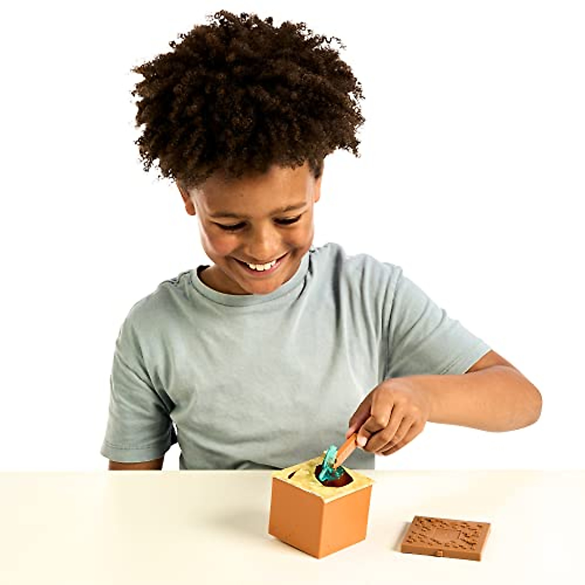 Treasure X Minecraft Sand & Sea. Overworld Minecraft Character. Mine, Discover & Craft with 10 Levels of Adventure & 12 Mine & Craft Characters to Collect. 2 Pack