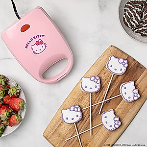 Uncanny Brands Hello Kitty Cake Pop Maker - Makes 4 Hello Kitty Cake Pops