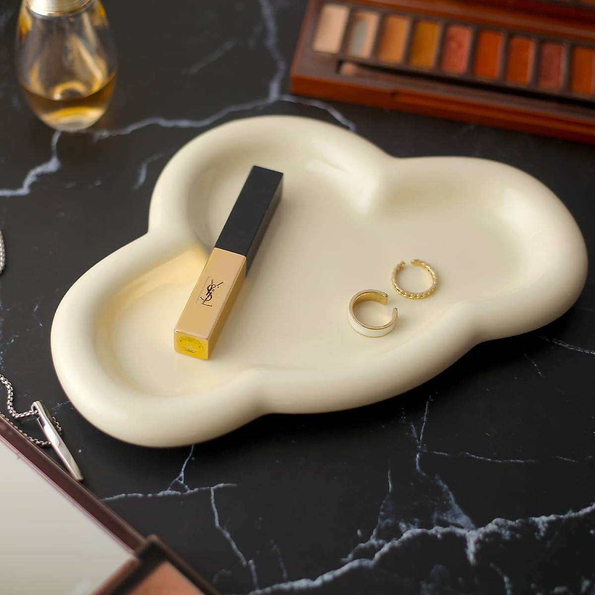 MDFAYE Jewelry Dish Trinket Tray for Women, Ring Dish Holder, Unique Cloud Shape Ceramic Plate Cute Things Vanity Aesthetic Room Decor Mother's Day Birthday Christmas Warm House Gifts (Crème)